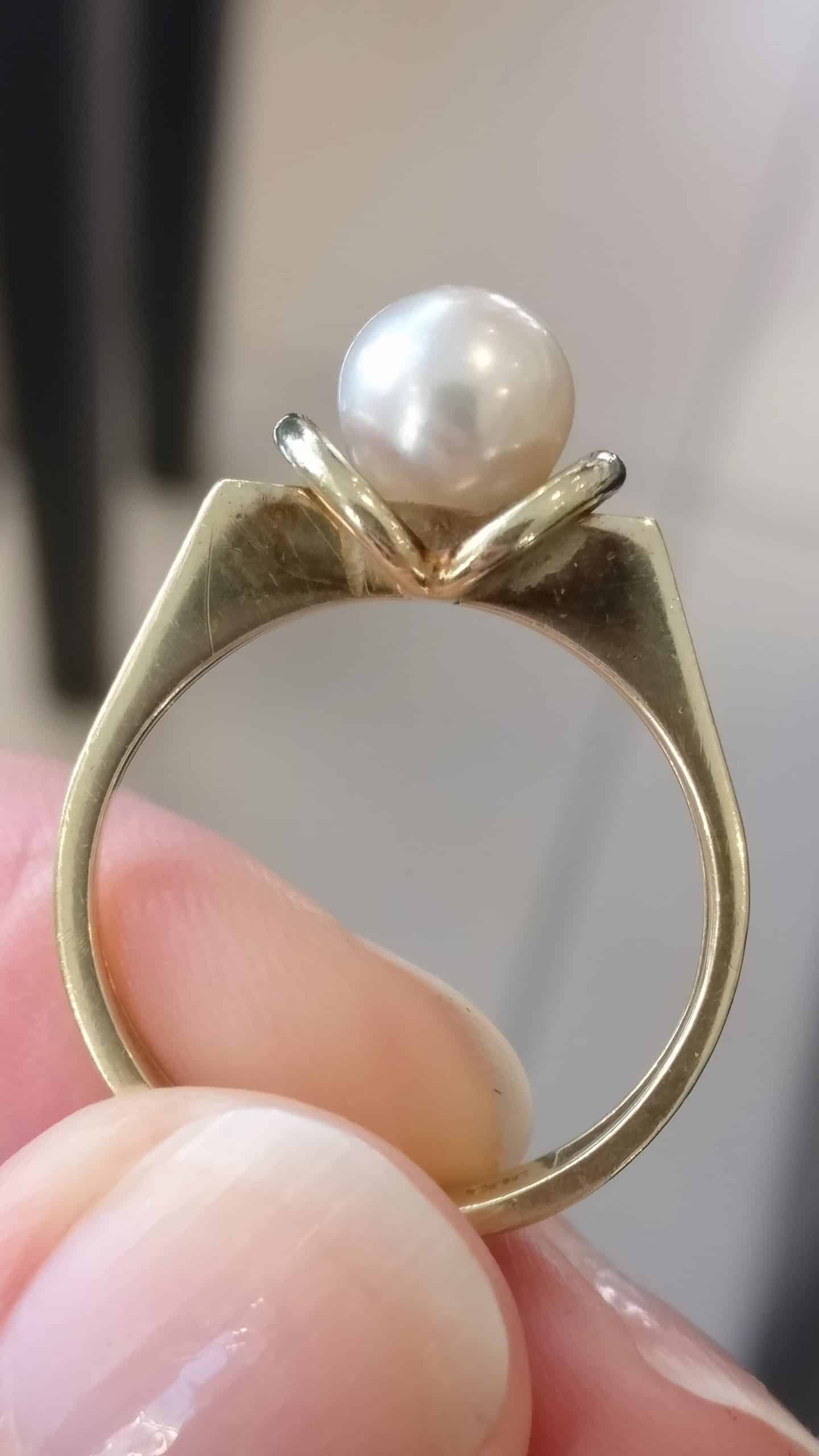 Preowned 14ct Yellow Gold Cultured Pearl ring - Charles Nobel